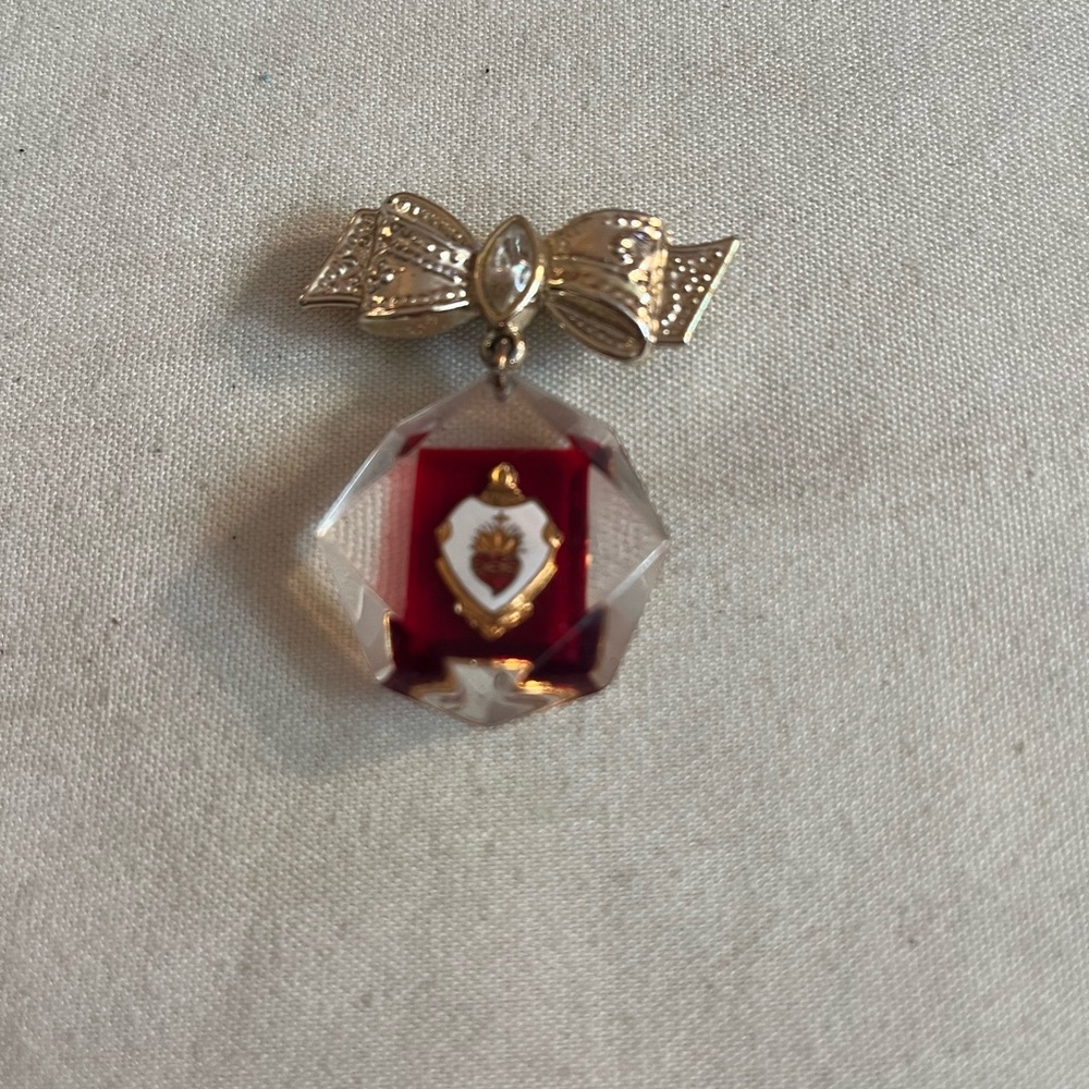 Vintage Sacred Heart Of Jesus Pin - Gem
